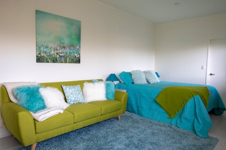 Riverstone Retreat - Upper Hutt