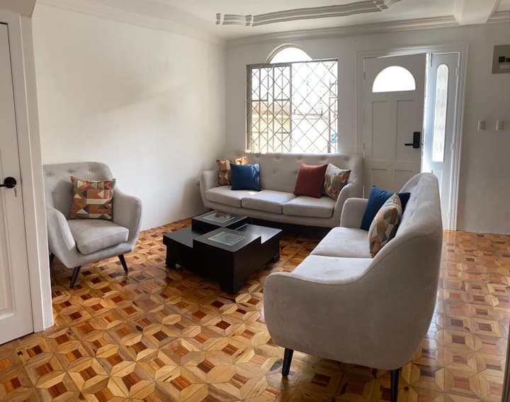 Spacious 3br Family & Pet-friendly Home W/ Parking - Cuenca