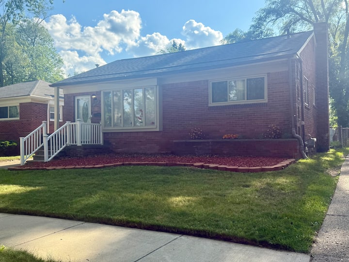 Enjoy Detroit’s Luxury Arcade Funhouse Getaway #2 - Southfield, MI