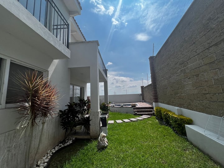 La Casa De Las Lomas - León, Mexico