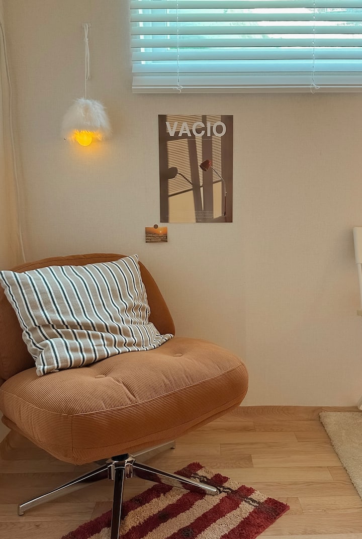 행궁꿈자리_솔 #행리단길10초컷 #연박할인 #폴라로이드_대여 #빔프로젝터 - Suwon