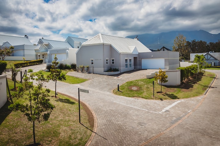 Manor One, Kingswood Golf Estate, George - Herold