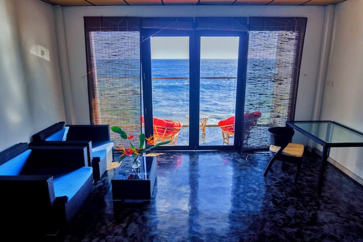 Beachfront Room With Balcony - Hikkaduwa