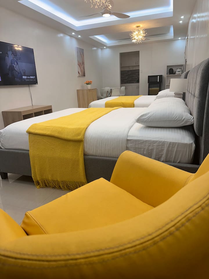 Guestroom1-barretto Near Beach & Inflatable Island - Olongapo