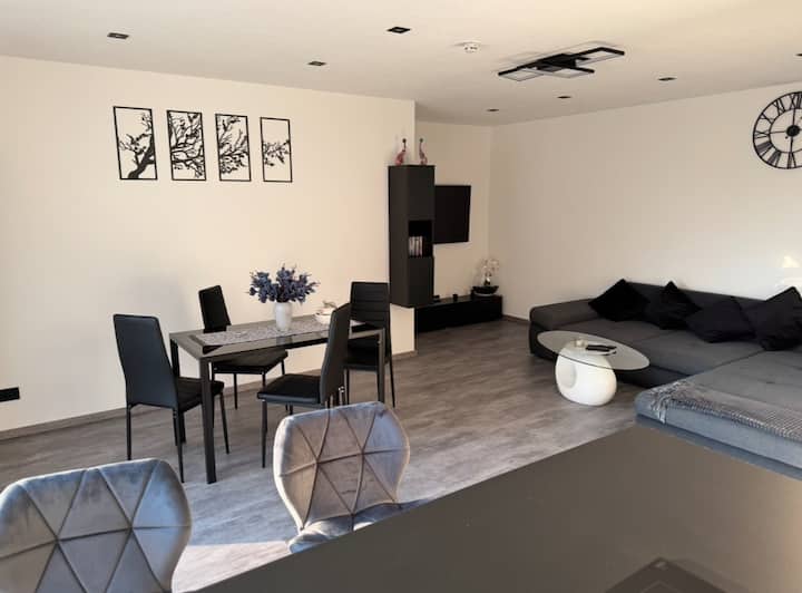 Modernes Luxus-apartment Mit Parkplatz & Smart-tv - Weinsberg