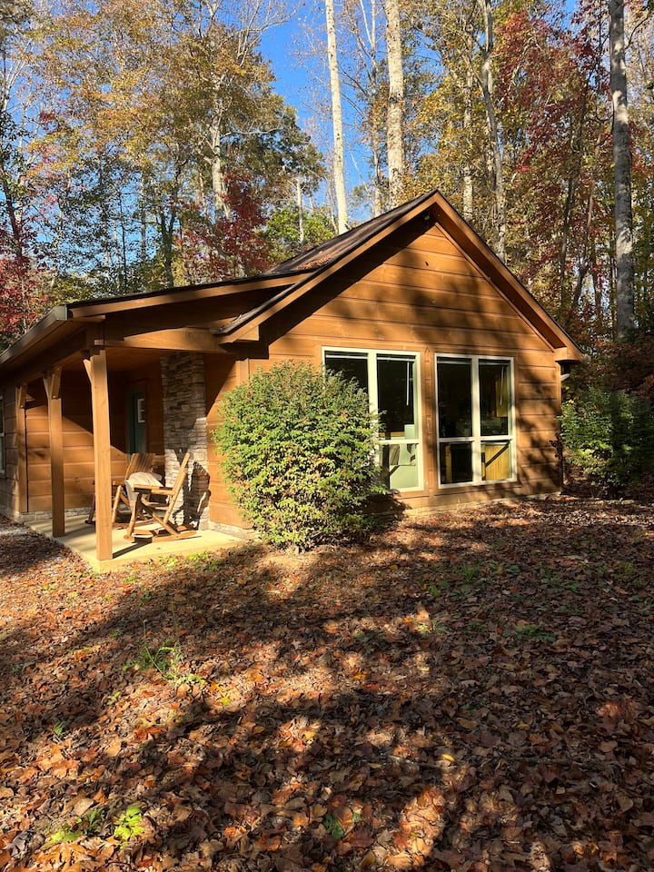 Charming 2-bedroom Cabin In Winston-salem - Winston-Salem, NC