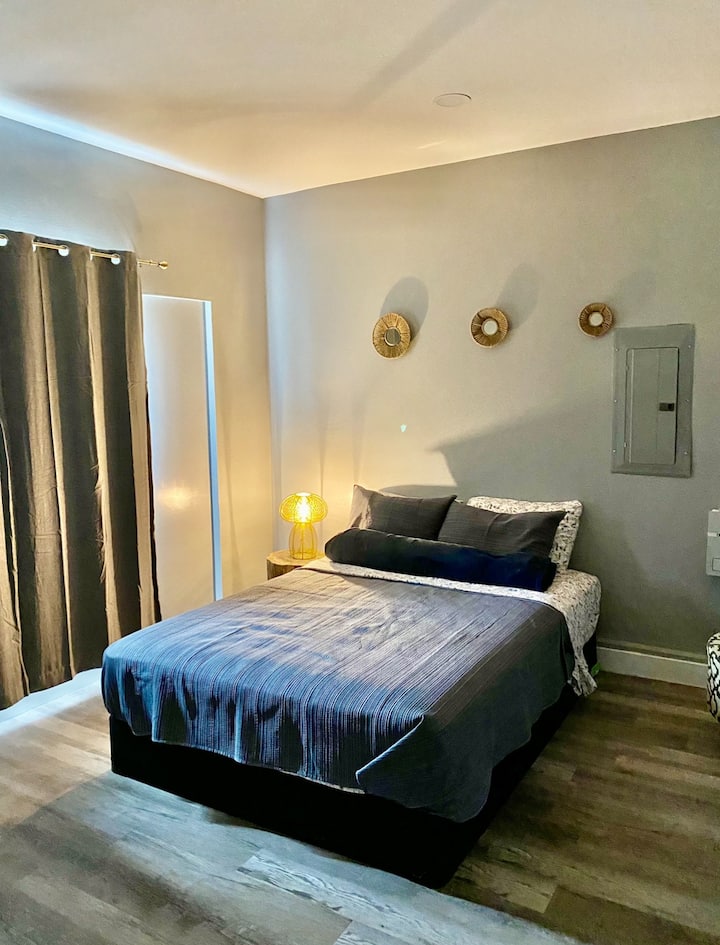 Downtown Clean And New Space - Portland, OR
