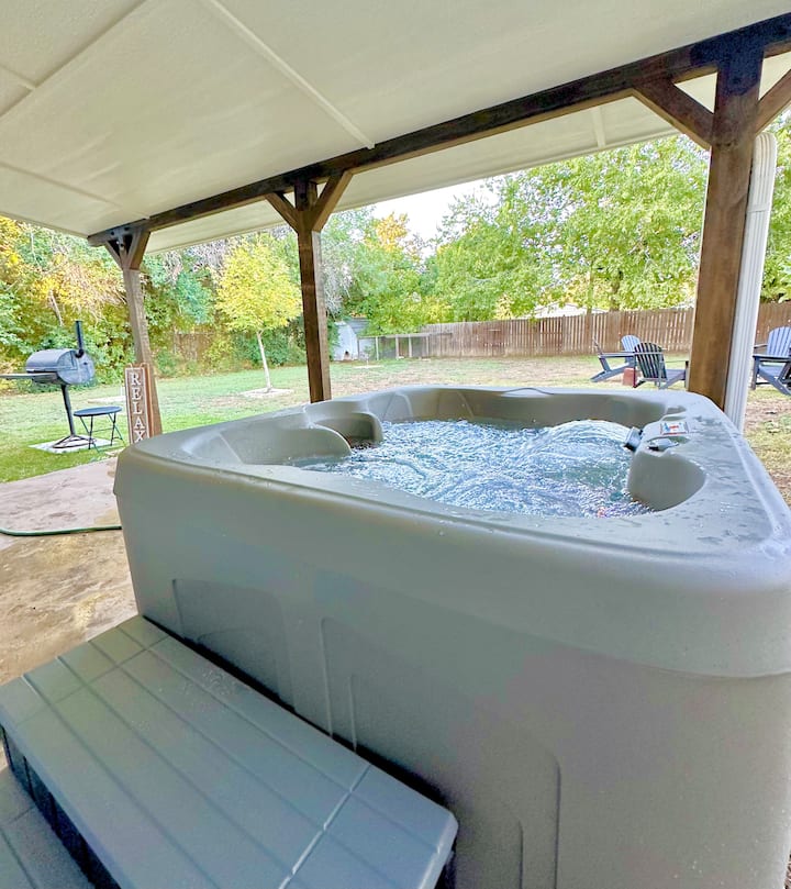 The Den At The 4th Crossing-hot Tub- Pool Table - Canyon Lake, TX