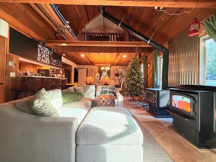 Cozy Cabin W/ Hot Tub & Fire Pit| Mins To Ski Area - Skykomish, WA