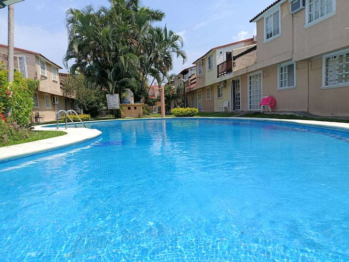 Casa De 3 Hab En Condominio Con Piscina - Ixtapa Zihuatanejo