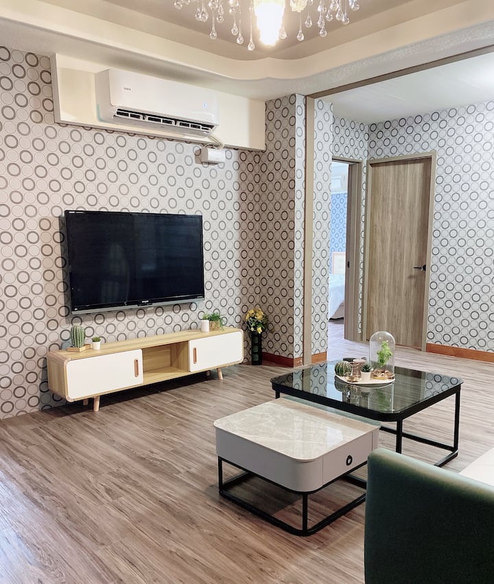 4 Bedrooms Apt. 1 Min To Mrt, 4 Stops To Ximen - Taipei