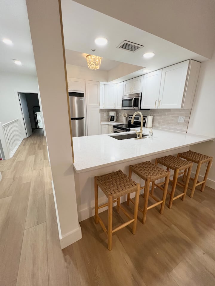 3br/3ba Clearwater Beach Townhome - Dunedin, FL