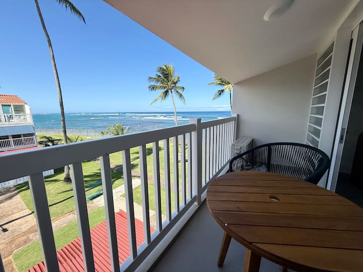 Beachfront, Ocean Views & Renovated Spaces - Dorado