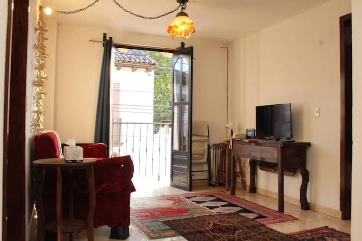 Excellent Location One Block From The Plaza Grande - Pátzcuaro