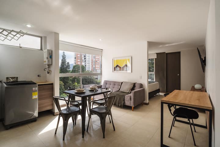 Prime Location! Apartment  Near Metro 604 - Medellín, Colombia