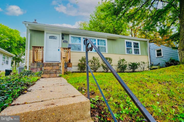 Elegant Escape In The Heart Of Rockville - Rockville, MD