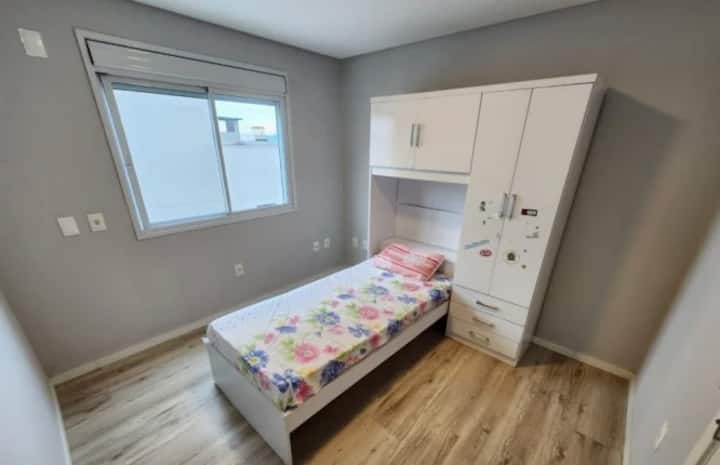 Alugo Quarto Em Palhoça - Palhoça