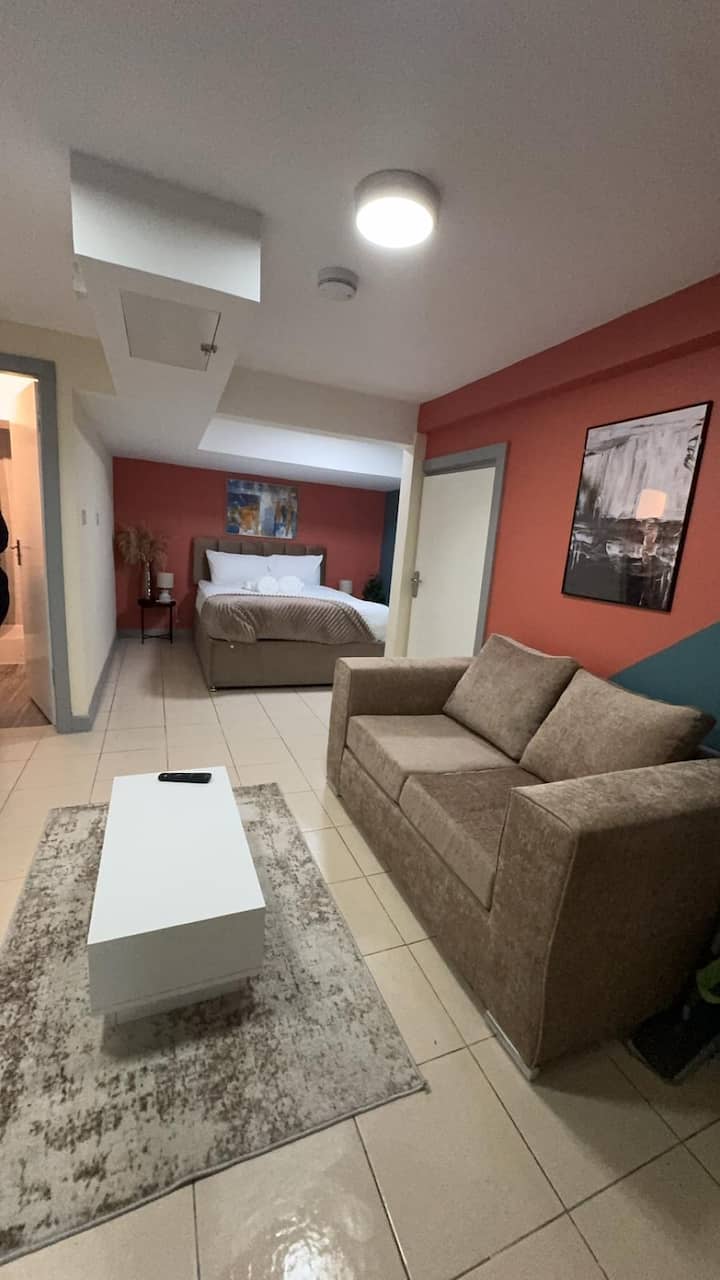 Studio Getaway • Wifi • Parking • Tv • New Cross - Wolverhampton