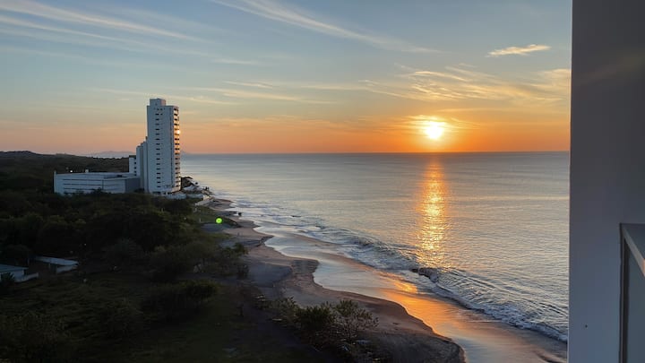 Chic 2br Condo At Royal Palm - Panama