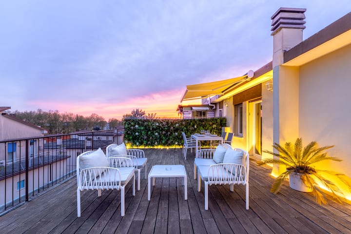 Spazioso Thai Rooftop [Free Parking Near Venice] - Mestre