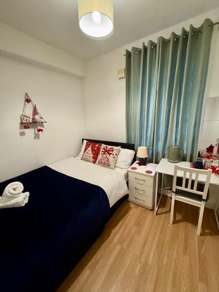 Cozy Bedroom 4 Minutes To King’s Cross Station - Bloomsbury