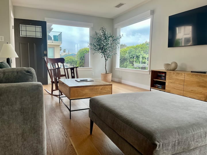 Ocean Ave | Across From Strand, Walk To Town - Manhattan Beach, CA