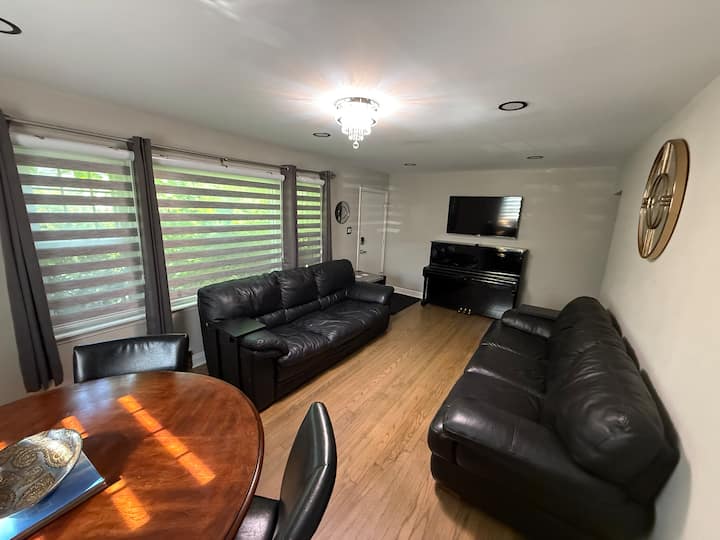 3bd King/queen/twin Home 1mino’hare/allstate Arena - Arlington Heights, IL