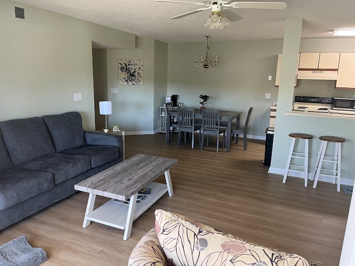 Updated 1st Floor Condo - Garden City, SC