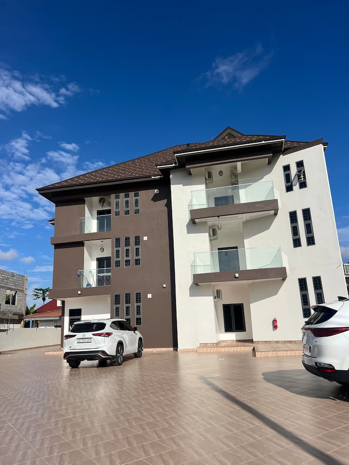New Cozy Home @ Manet , 2 B/r Powerbackup + Wifi - Ghana