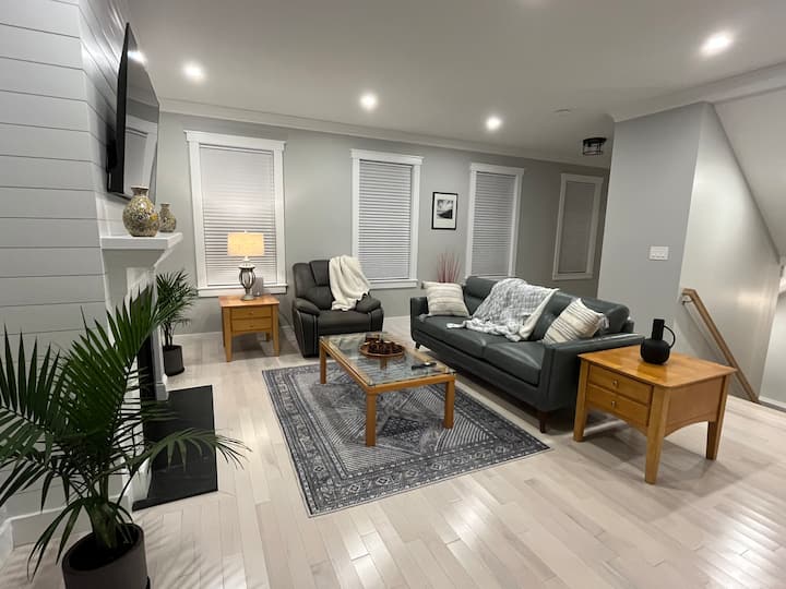 New Townhome 5 Mins To Boston Free Parking - Somerville
