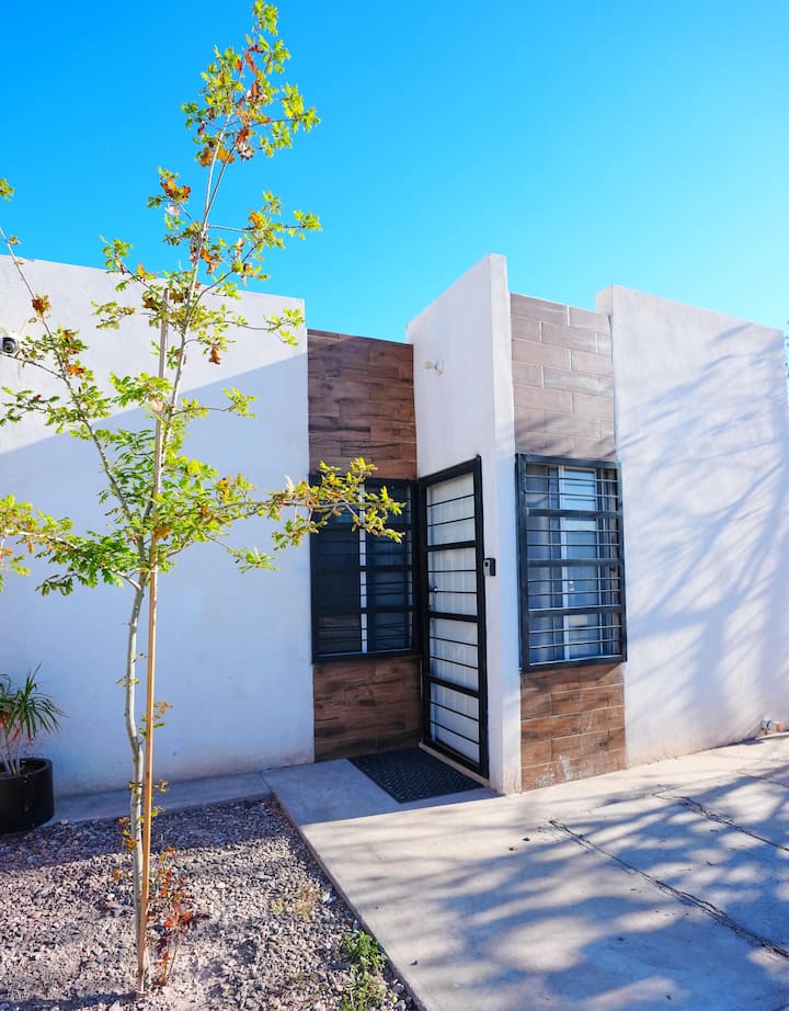 Casa En Fraccionamiento Seguro Con Check-in 24 Hr - Torreón
