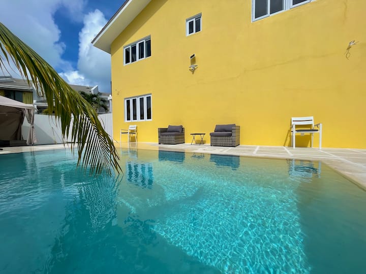 2 Cable Beach Townhouses/ Pool/baha Mar/ - Nassau