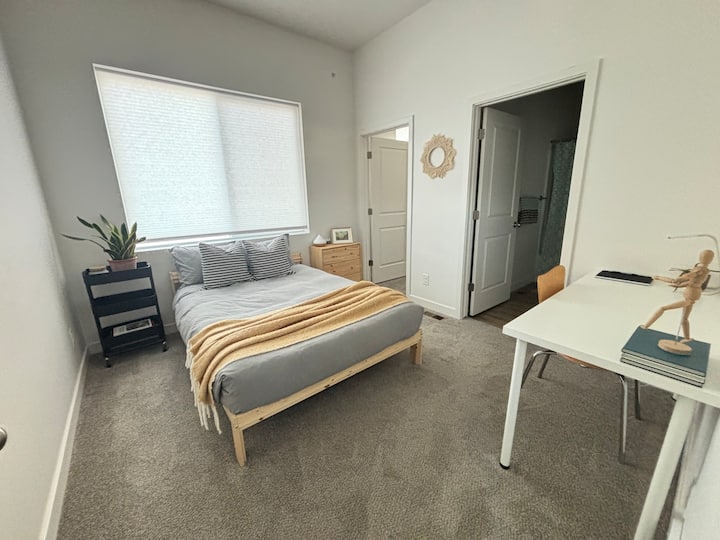 Urban Suite, Carefully Detailed - Salt Lake City, UT