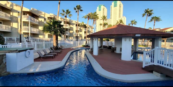 Spacious 3br Family Condo Sleeps 10-steps To Beach - South Padre Island, TX