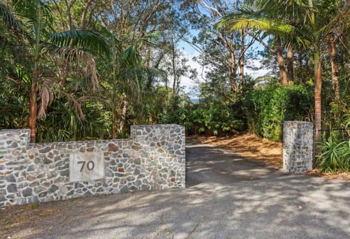 Beautiful Rainforest Retreat By The Beach - Stanwell Park