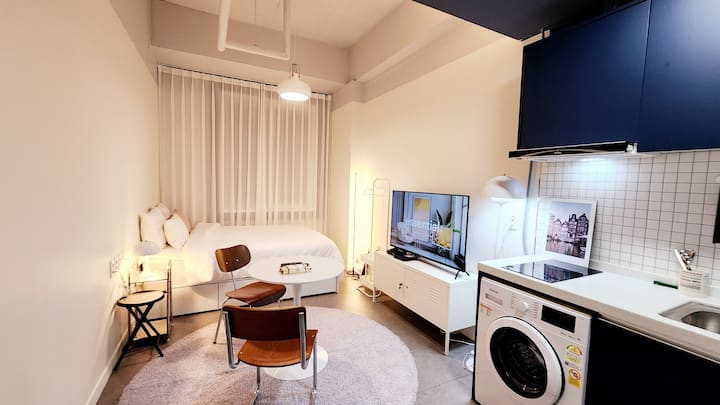 3#12시퇴실#무료주차#동성로1분#경대병원#반월당역#현백#삼덕동#종로#스마트tv50#교동 - Daegu