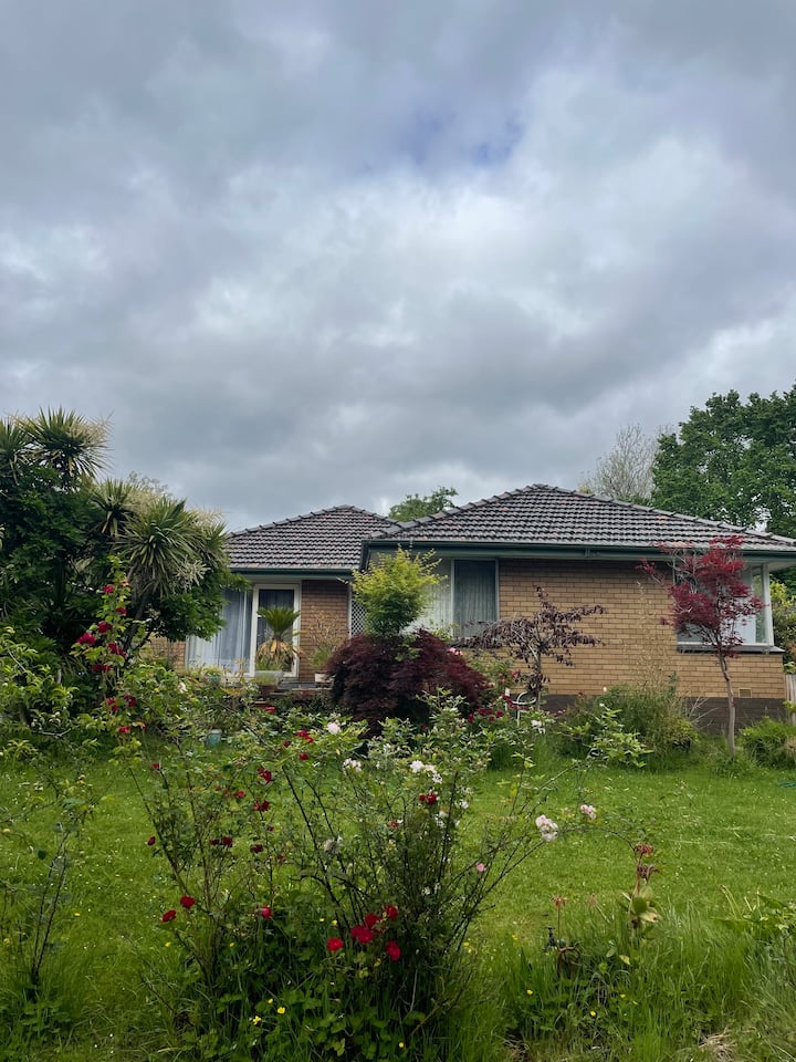 Comfy Room Near Eastland With Driveway Parking - Croydon, Australia
