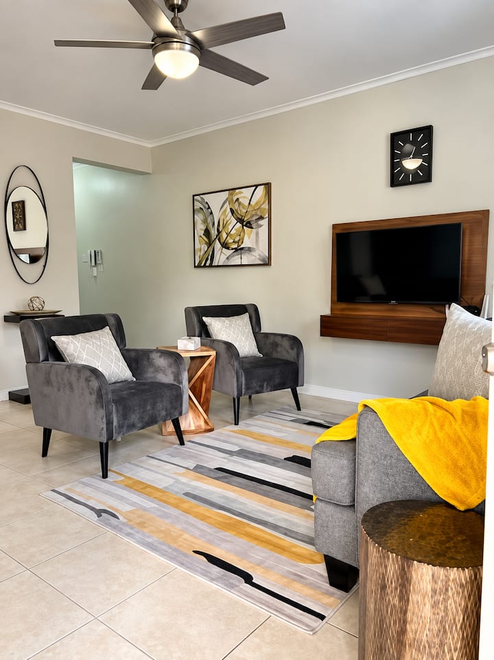 Modern Liguanea 1br | Near Us Embassy - Kingston