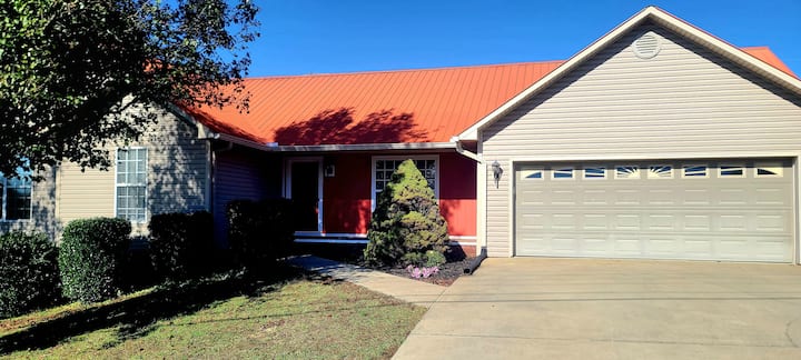 Under The Red Roof - Cleveland, TN