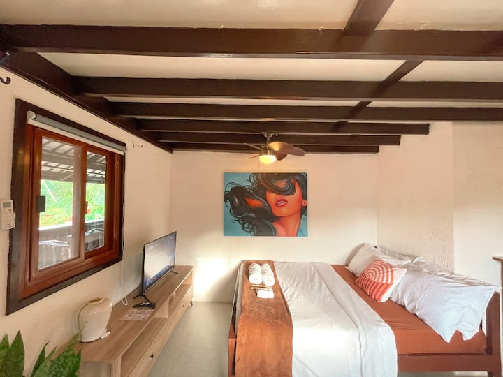 Studio Balcony With Bat Views Nearby Island Tours - Puerto Galera