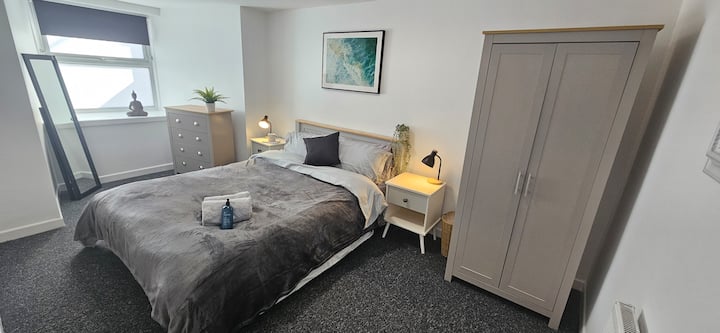 Modern, Spacious 2-bed Apartment - Saltash