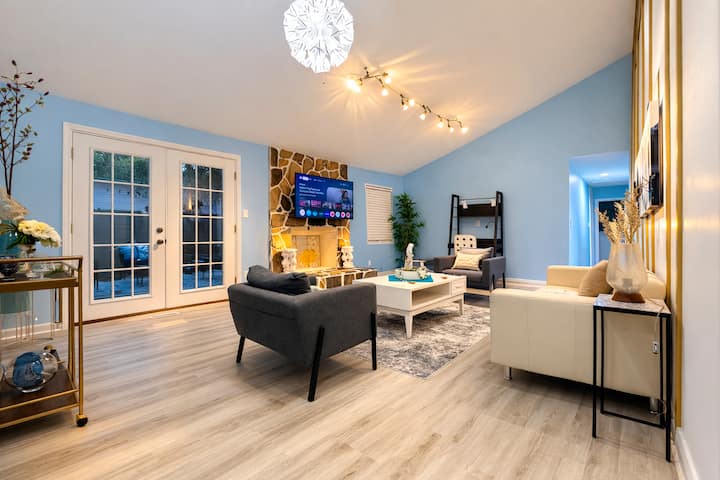 Family Retreat Near Ballantyne, Southpark, Uptown - Piper Glen Drive – Charlotte