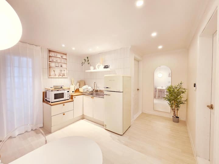 [Open]hongdae Station Walk 4minutes / 2rooms 3beds - South Korea