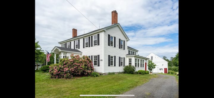 Historic, Charming Farmhouse *New - South Hampton, NH