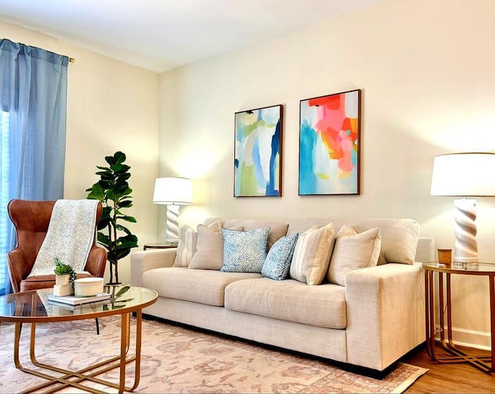 The Rebel Roze, 2br Condo By Velvet Ditch Villas - Oxford