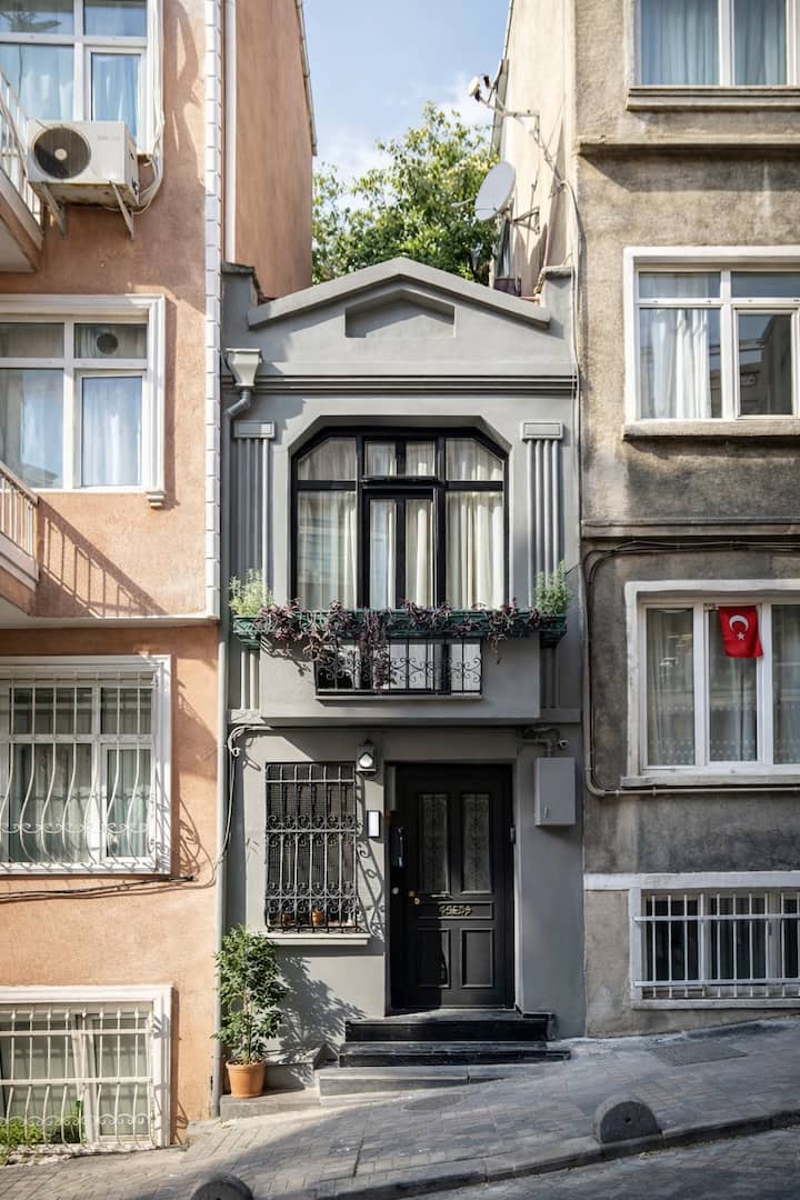 Entire Private Building•walk To Galata•6 Guests - Istanbul