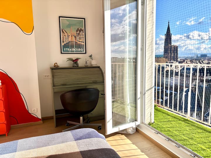 Chambre Avec Une Vue Dominant La Ville - Strasbourg