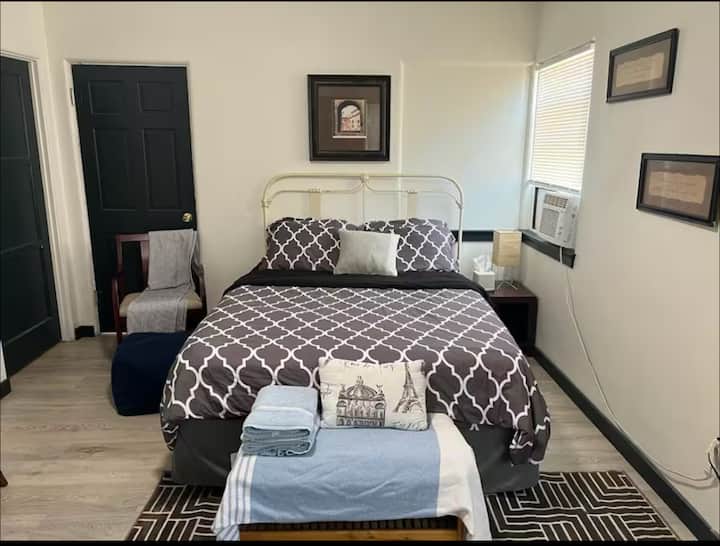 Lancaster Studio Attached - Lancaster, CA