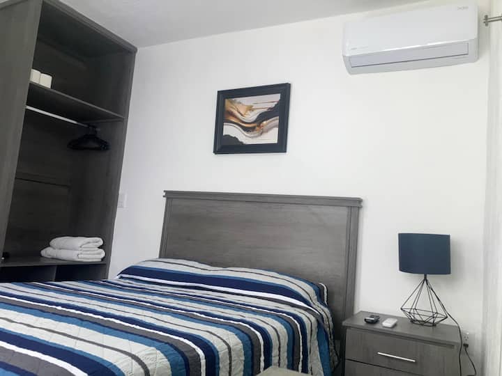 Quiet Studio W/ Kitchen – Near Plaza Tapatía - Zapopan