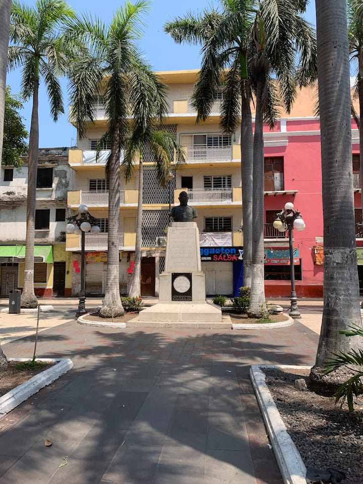 Dpto. Centro Histórico, Malecón, Zócalo 2° Piso - Costa Dorada